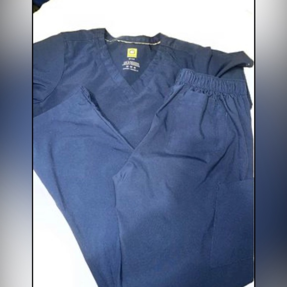WonderWink | Tops | Winx Scrub Set Top And Bottoms | Poshmark